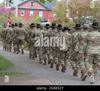 Friends and family say goodbye to Soldiers with the 186th Military ...