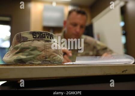 Soldiers of Company B, 209th Aviation Support Battalion, 25th Combat ...