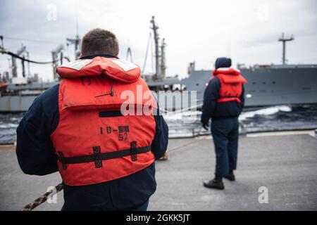 USS Russell (DDG-59) line drawing 1995 Stock Photo - Alamy