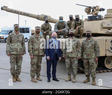 Soldiers assigned to B Co., 1st Battalion, 3d U.S. Infantry Regiment ...