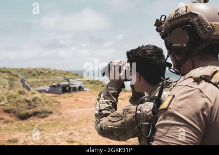 Green Berets assigned to 1st Battalion, 10th Special Forces Group ...