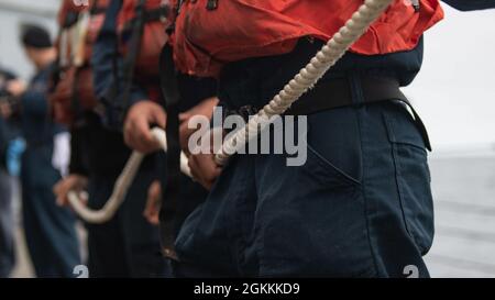 USS Russell (DDG-59) line drawing 1995 Stock Photo - Alamy