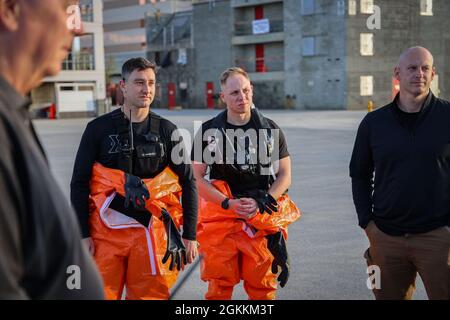 Sgt. 1st Class Andrew Markham, reconnaissance noncommissioned officer ...