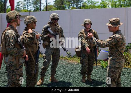 Marines with 8th Communication Battalion, II Marine Expeditionary Force ...