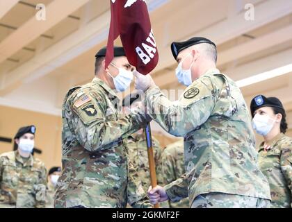 Lt. Col. Mark Jones, Baumholder Army Health Clinic commander, welcomes ...