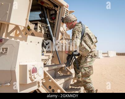 Members of the 1st Battalion, 157th Infantry Regiment, Colorado Army ...