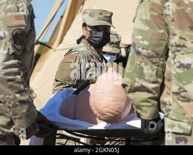 En route patient staging system (ERPSS) team member, U.S. Air Force Maj ...
