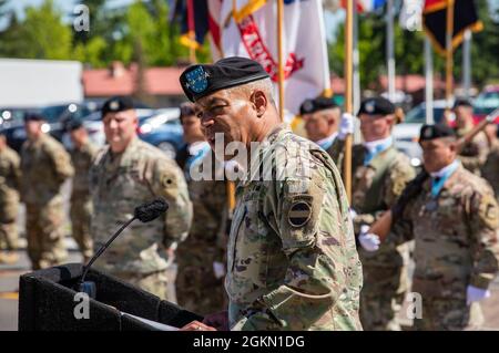Lt. Gen. Randy George, commanding general of I Corps, and his wife ...