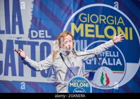 Catanzaro, Italia. 14th Sep, 2021. Giorgia Meloni e Roberto Occhiuto e ...