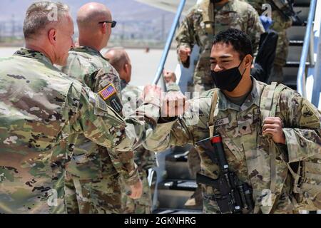 The final flight of Soldiers with 2nd Armored Brigade Combat Team, ‘The ...