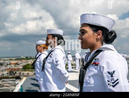 Sailors, U.S. Navy, USS Midway Museum Stock Photo - Alamy