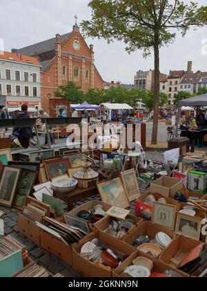 Flea market in Brussels Belgium Stock Photo - Alamy
