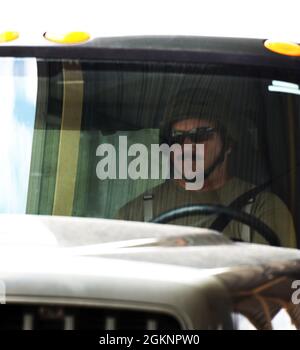 Members from the 442d Logistics Readiness Squadron work with crew ...