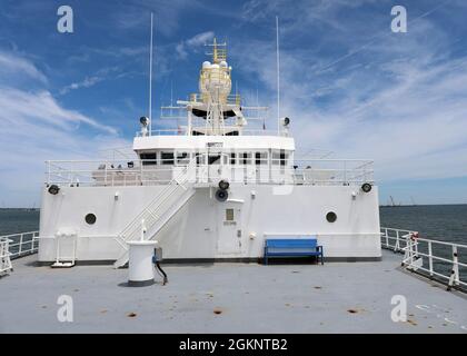 Military Sealift Command’s oceanographic survey ship USNS Maury (T-AGS ...