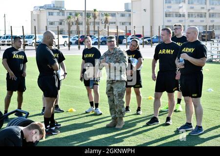Soldiers from the 647th Regional Support Group (Forward), Fort Bliss ...
