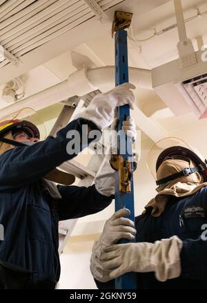 US Navy shoring training Stock Photo - Alamy