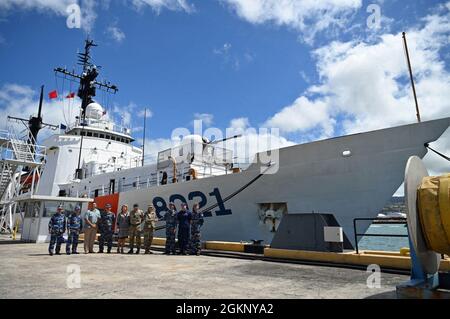 Brigadier General Jennifer Short and Brigadier General Alan Lister from ...