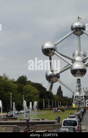 Atomium, iron molecule, stainless steel spheres, World Exhibition 1985 ...