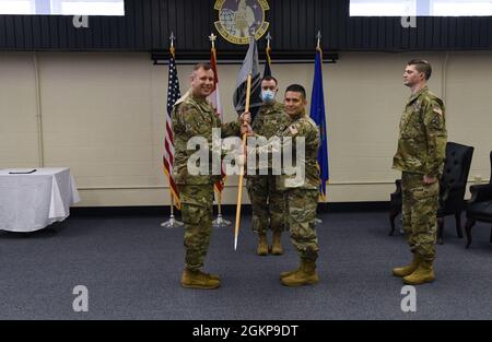 Lt. Col. Travis Kennebeck, 10th Space Warning Squadron incoming ...