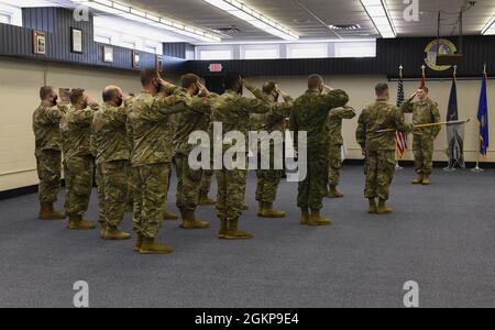 Lt. Col. Travis Kennebeck, 10th Space Warning Squadron incoming ...