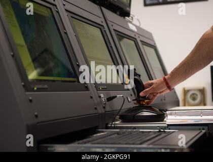 Joint Threat Emitter (JTE) system program office members test a JTE ...