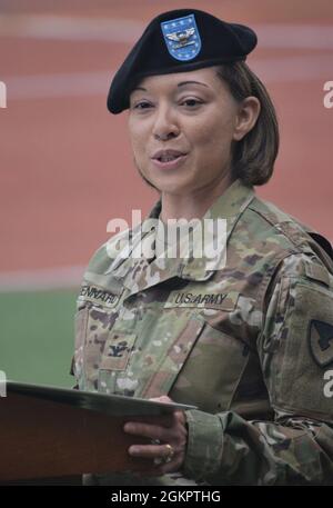Col. Lisa Rennard, commander, 403rd Army Field Support Brigade ...