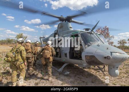 Australian Army Lt. Col. David Laurie, center, Australian NORCOM J53 ...