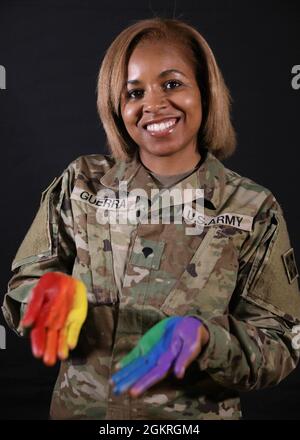 An Ivy Soldier assigned to Headquarters and Headquarters Battalion, 4th ...