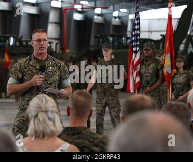 Col. Kipp A. Wahlgren, right, outgoing commanding officer, Marine Force ...