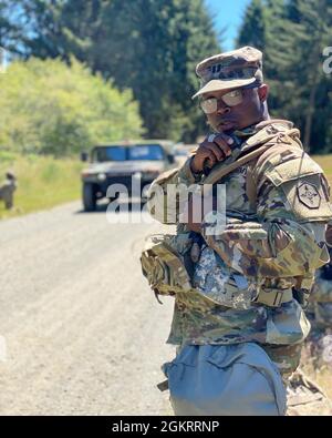 364th ESC’s, HHC 654th RSG Soldiers conducted tactical convoy operations, reacted to civilians ...