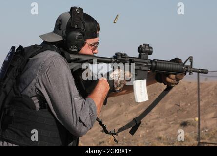 A Border Patrol agent detailed to Homeland Security Investigations ...