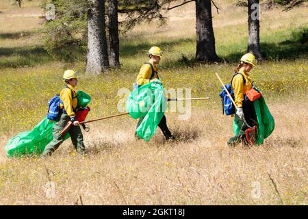 Oregon National Guard Citizen-Soldiers and Airmen conduct initial ...