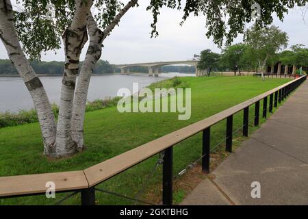 The park of Dresbach Welcome Center by Mississippi River along ...