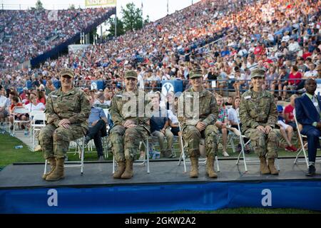 The five Puro sisters, all five currently serve in the military with ...
