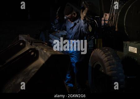 Staff Sgt. Robert Kelly, 474th Expeditionary Operations Support ...