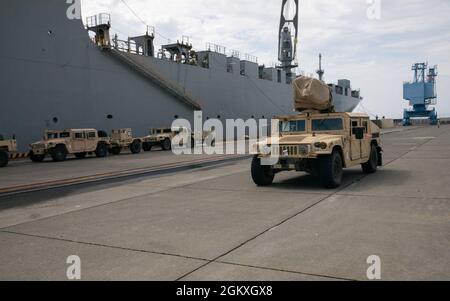 Personnel with the 836th Transport Battalion, Surface Deployment and ...