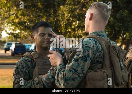 U.S. Marines with 1st Raider Battalion Marine Special Operations Team ...