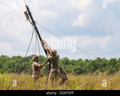 Soldiers from Headquarters and Headquarters Company, 101st Special ...