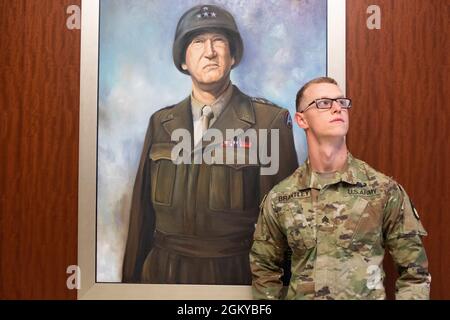 U.S. Army Central (USARCENT) CBRN, NCO, Staff Sgt. Kwame Osei instructs ...
