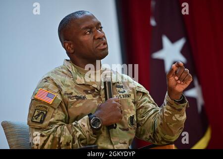 Lt. Gen. R. Scott Dingle, the U.S. Army Surgeon General and Commanding ...