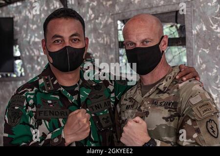 Col. Neal Mayo, commander of Task Force Warrior, meets with soldiers of ...