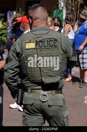 Members of the Santa Fe, New Mexico, Police Department's SWAT team on ...