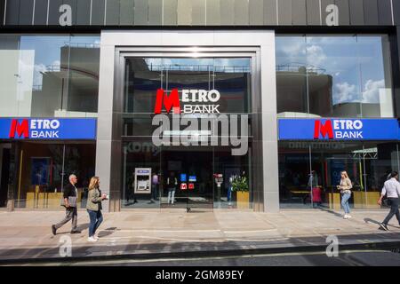 Metro Bank, King's Mall, King Street, Hammersmith, London, W6, England ...