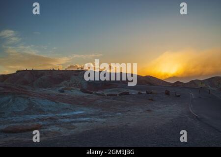 Zabriskie point sunset, one of the most popular spots in Death Valley ...