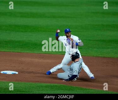 Kansas City, MO, USA. 17th May, 2024. Kansas City Royals first baseman ...