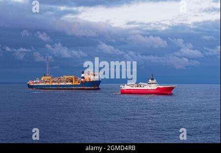 The Sanco Swift Seismic Source Vessel passing by the Alvheim FPSO on ...