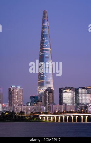 Lotte World Tower skyscraper in Jamsil, Seoul, Korea Stock Photo - Alamy