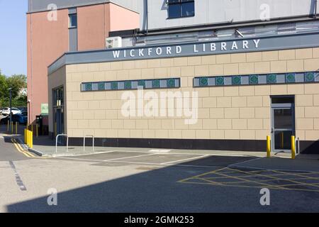 The new Wickford library at the Willows Centre, Wickford, Essex. Opened ...
