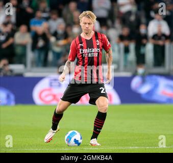 Simon Kjaer of AC Milan during the Serie A match between Napoli and AC ...
