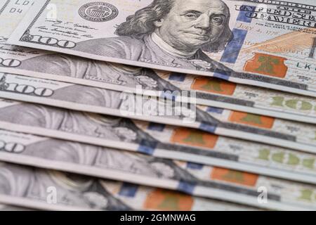 100 dollar banknotes layed out preciesly Stock Photo - Alamy